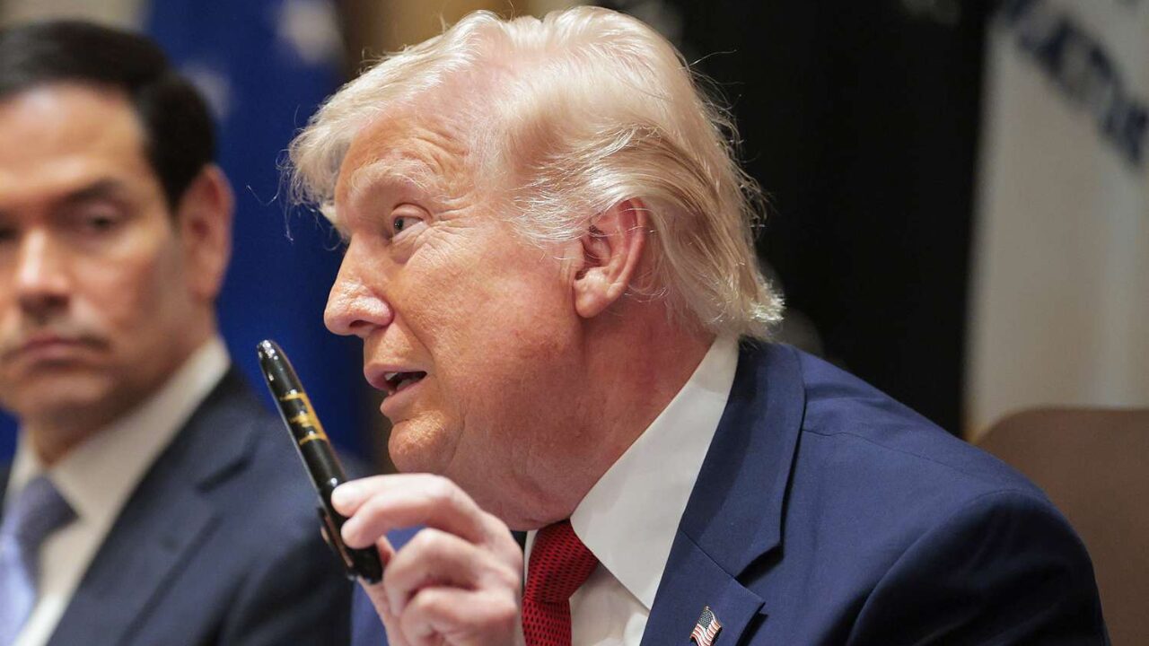 AWKWARD MOMENT: The Sharpie Company denies claims about custom pens ...